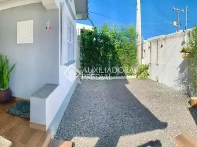 Casa / Sobrado para Locação em Florianópolis/SC Estreito 2 Quartos