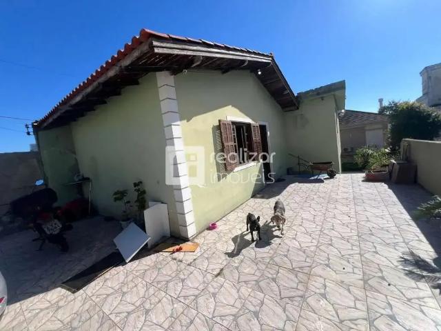 Casa / Sobrado para Locação em Florianópolis/SC Estreito 2 Quartos