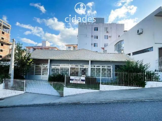 Casa / Sobrado para Locação em Florianópolis/SC Estreito 5 Quartos