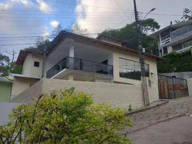 Casa / Sobrado para Locação em Florianópolis/SC Itacorubi 5 Quartos