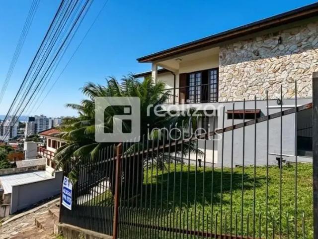 Casa / Sobrado para Locação em Florianópolis/SC Itacorubi 6 Quartos