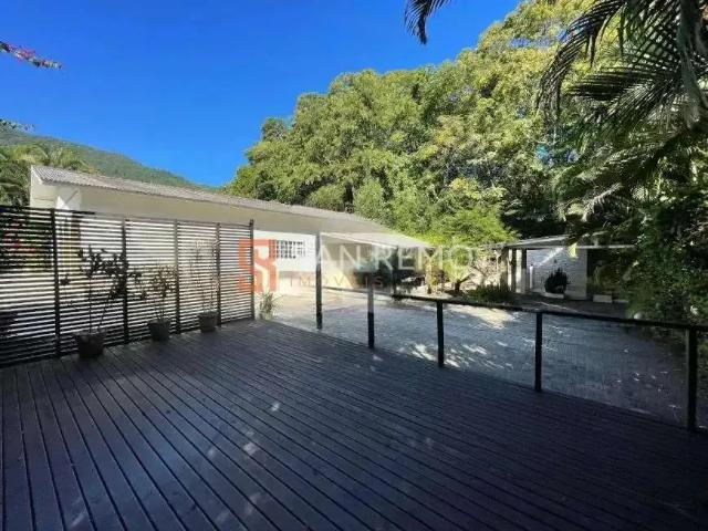 Casa / Sobrado para Locação em Florianópolis/SC Itacorubi 3 Quartos