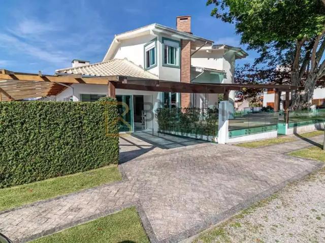 Casa / Sobrado para Locação em Florianópolis/SC Jurerê 4 Quartos