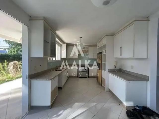 Casa / Sobrado para Locação em Florianópolis/SC Jurerê 4 Quartos