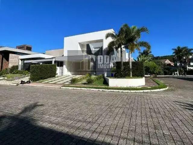 Casa / Sobrado para Locação em Florianópolis/SC Jurerê 4 Quartos