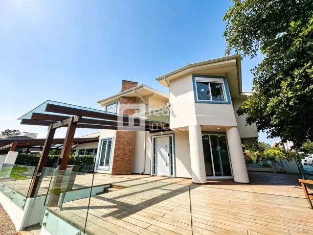 Casa / Sobrado para Locação em Florianópolis/SC Jurerê 4 Quartos