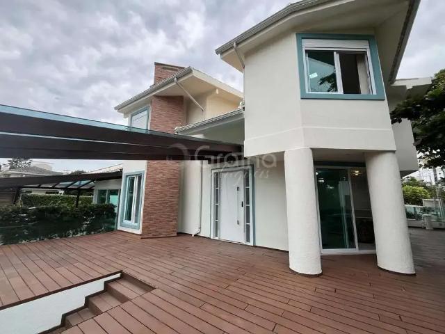 Casa / Sobrado para Locação em Florianópolis/SC Jurerê 4 Quartos