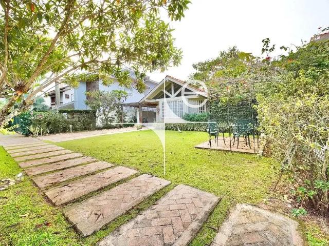 Casa / Sobrado para Locação em Florianópolis/SC Jurerê Internacional 3 Quartos