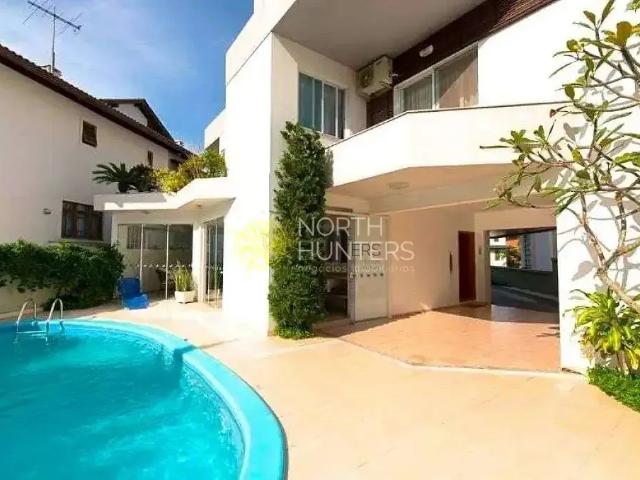 Casa / Sobrado para Locação em Florianópolis/SC Jurerê Internacional 3 Quartos