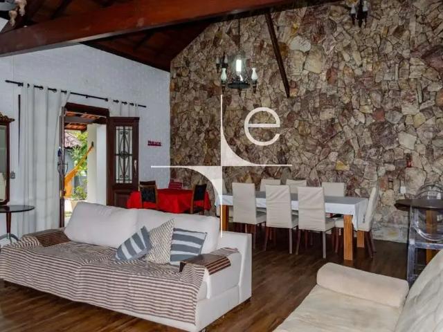 Casa / Sobrado para Locação em Florianópolis/SC Jurerê Internacional 4 Quartos