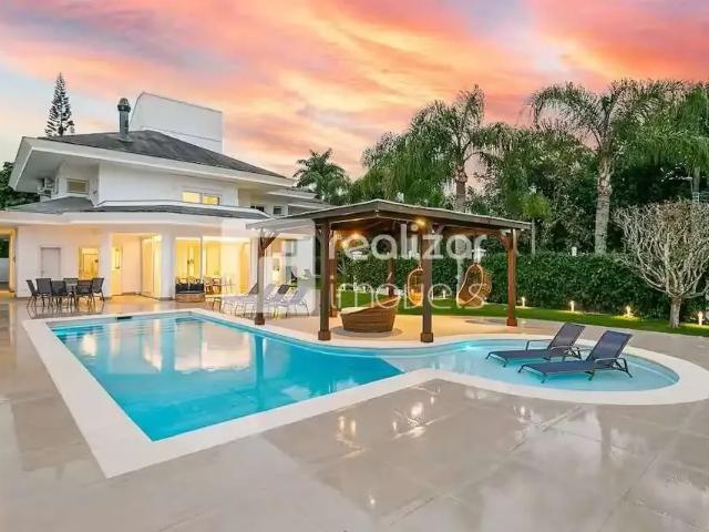 Casa / Sobrado para Locação em Florianópolis/SC Jurerê Internacional 5 Quartos