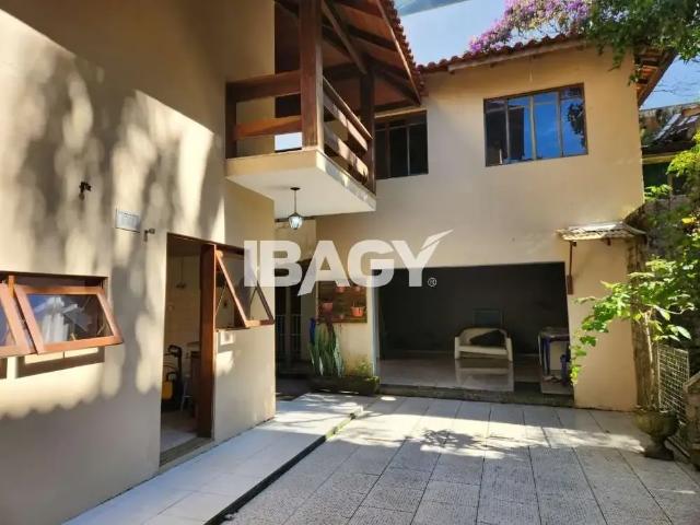 Casa / Sobrado para Locação em Florianópolis/SC João Paulo 6 Quartos