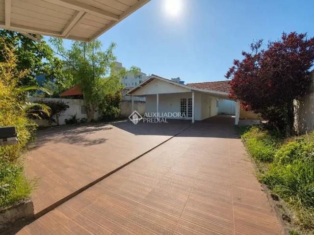 Casa / Sobrado para Locação em Florianópolis/SC Lagoa da Conceição 2 Quartos