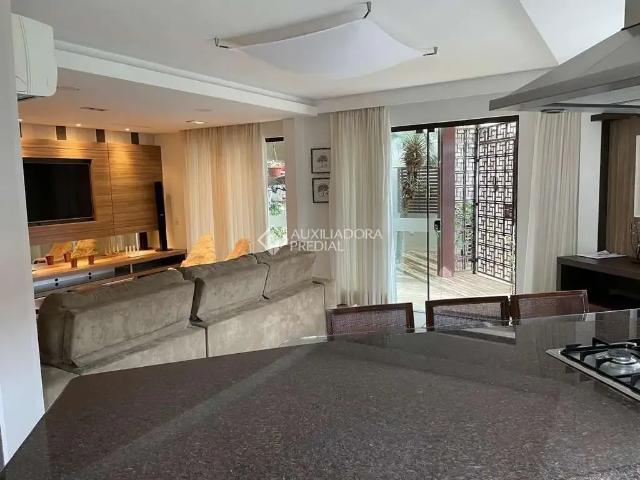 Casa / Sobrado para Locação em Florianópolis/SC Lagoa da Conceição 3 Quartos
