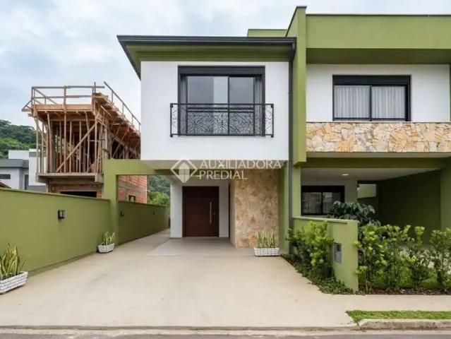 Casa / Sobrado para Locação em Florianópolis/SC Ribeirão da Ilha 3 Quartos