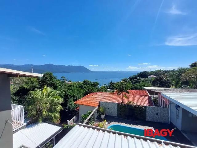 Casa / Sobrado para Locação em Florianópolis/SC Ribeirão da Ilha 3 Quartos