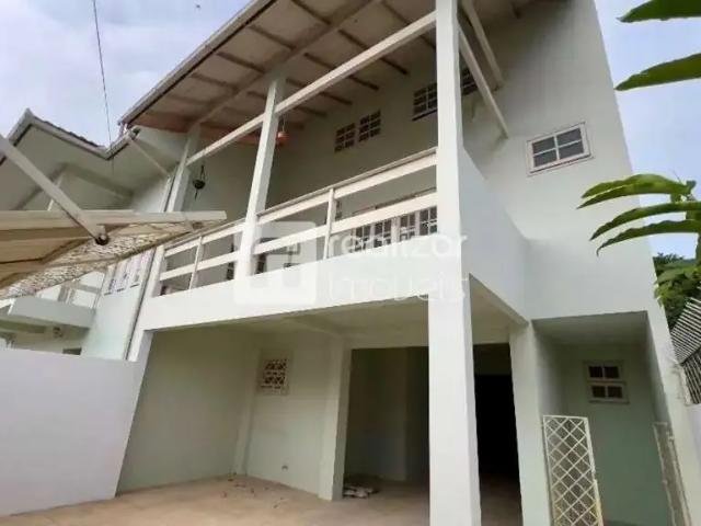 Casa / Sobrado para Locação em Florianópolis/SC Rio Tavares 1 Quartos