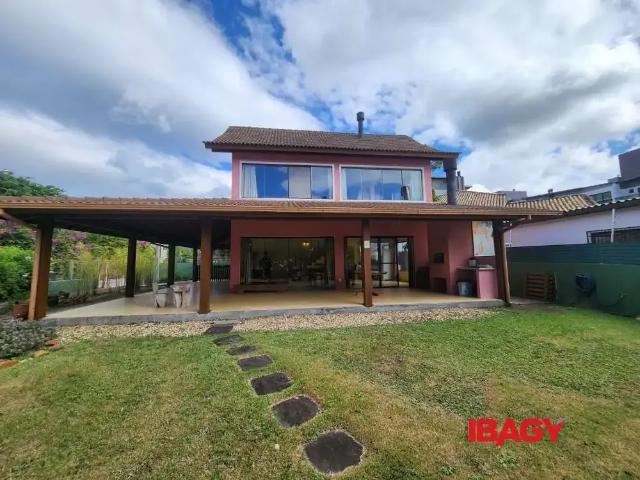 Casa / Sobrado para Locação em Florianópolis/SC Rio Tavares 1 Quartos