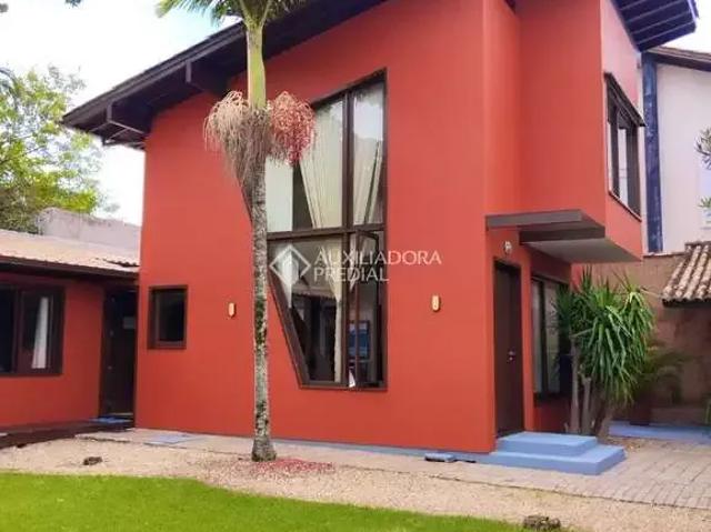 Casa / Sobrado para Locação em Florianópolis/SC Rio Tavares 2 Quartos