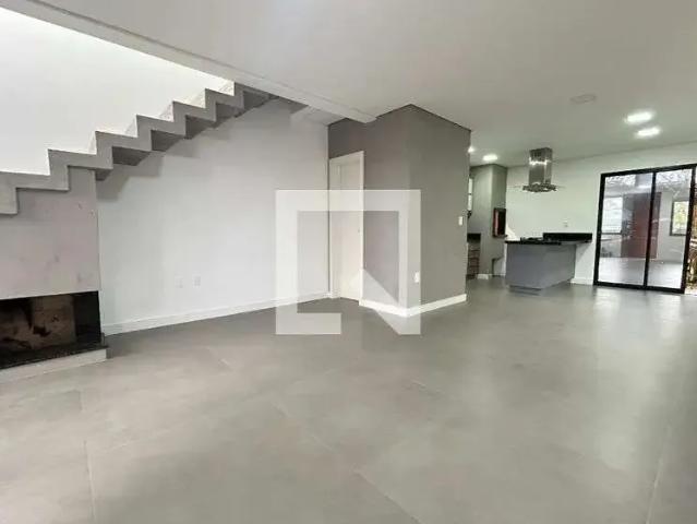 Casa / Sobrado para Locação em Florianópolis/SC Rio Tavares 2 Quartos
