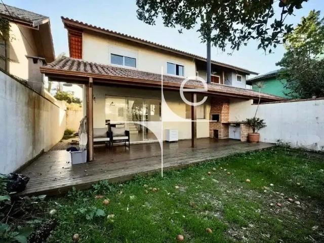 Casa / Sobrado para Locação em Florianópolis/SC Rio Tavares 2 Quartos