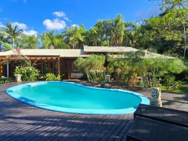 Casa / Sobrado para Locação em Florianópolis/SC Rio Tavares 3 Quartos