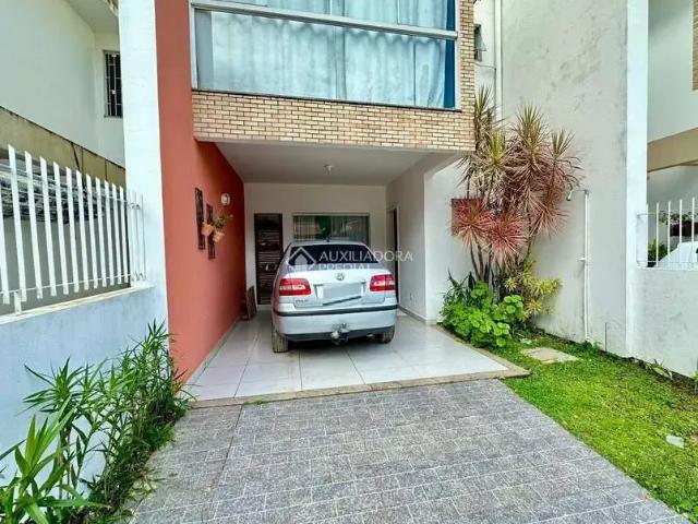 Casa / Sobrado para Locação em Florianópolis/SC Rio Tavares 3 Quartos