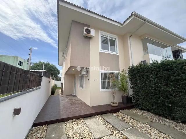 Casa / Sobrado para Locação em Florianópolis/SC Rio Tavares 3 Quartos