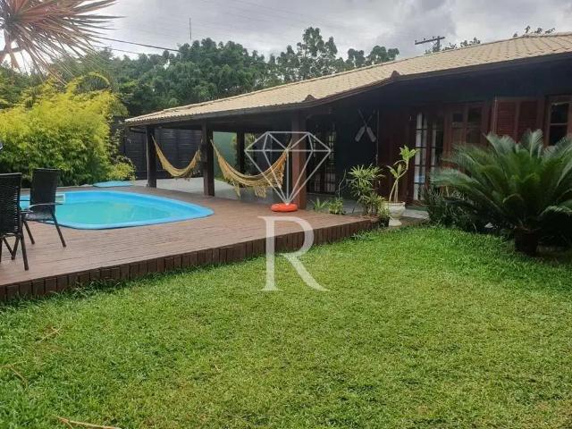 Casa / Sobrado para Locação em Florianópolis/SC Rio Tavares 4 Quartos
