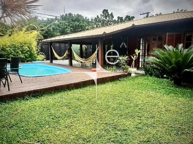 Casa / Sobrado para Locação em Florianópolis/SC Rio Tavares 4 Quartos