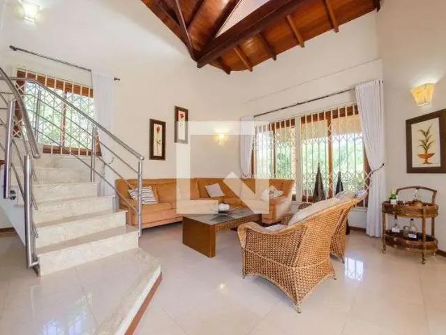 Casa / Sobrado para Locação em Florianópolis/SC São João do Rio Vermelho 4 Quartos
