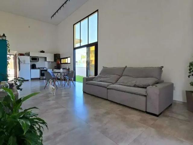 Casa / Sobrado para Locação em Florianópolis/SC São João do Rio Vermelho 4 Quartos