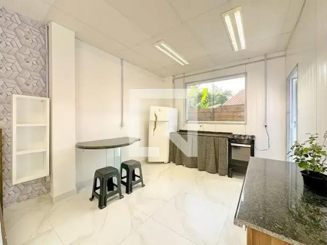 Casa / Sobrado para Locação em Florianópolis/SC São João do Rio Vermelho 1 Quartos