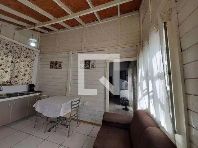Casa / Sobrado para Locação em Florianópolis/SC São João do Rio Vermelho 1 Quartos