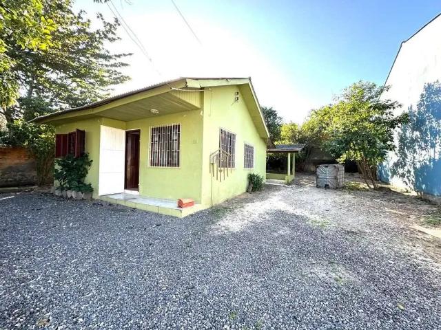 Casa / Sobrado para Locação em Florianópolis/SC São João do Rio Vermelho 2 Quartos