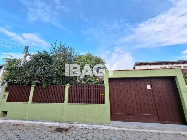 Casa / Sobrado para Locação em Florianópolis/SC São João do Rio Vermelho 2 Quartos