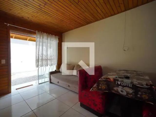 Casa / Sobrado para Locação em Florianópolis/SC São João do Rio Vermelho 2 Quartos