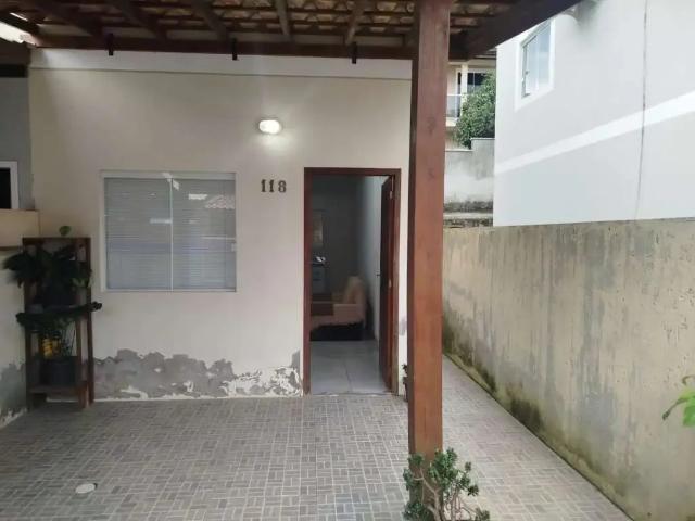 Casa / Sobrado para Locação em Florianópolis/SC São João do Rio Vermelho 2 Quartos