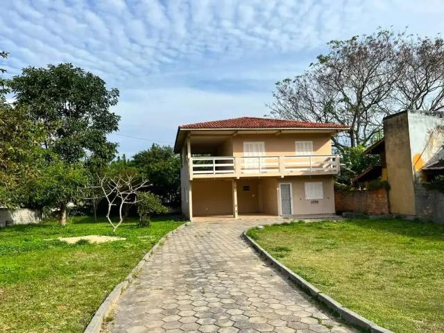 Casa / Sobrado para Locação em Florianópolis/SC São João do Rio Vermelho 3 Quartos