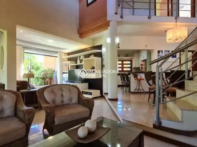 Casa / Sobrado para Locação em Florianópolis/SC São João do Rio Vermelho 3 Quartos