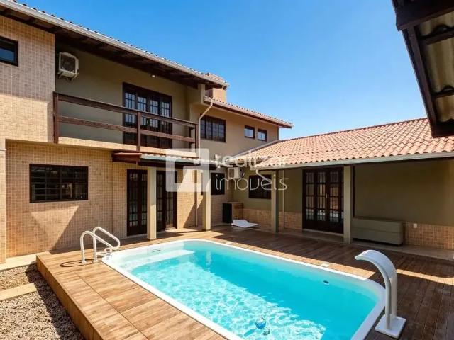 Casa / Sobrado para Locação em Florianópolis/SC São João do Rio Vermelho 3 Quartos