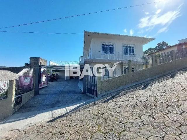 Casa / Sobrado para Locação em Florianópolis/SC Saco dos Limões 3 Quartos