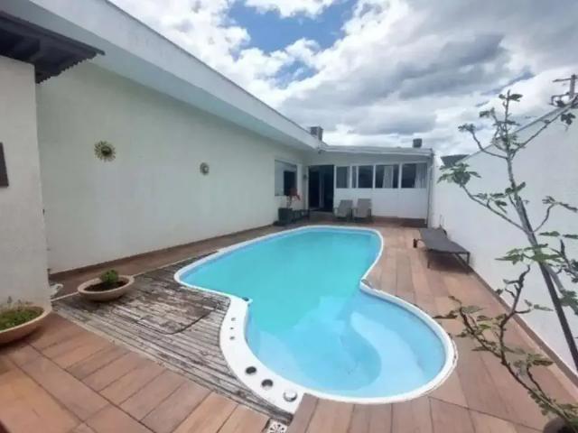 Casa / Sobrado para Locação em Florianópolis/SC Santa Mônica 5 Quartos