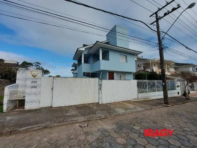 Casa / Sobrado para Locação em Florianópolis/SC Santa Mônica 3 Quartos