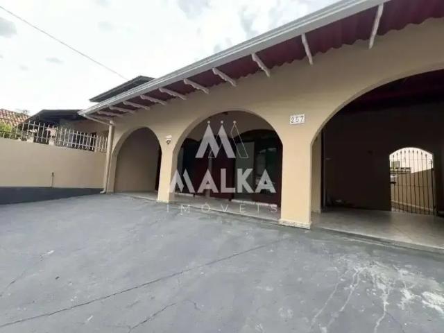 Casa / Sobrado para Locação em Florianópolis/SC Trindade 3 Quartos