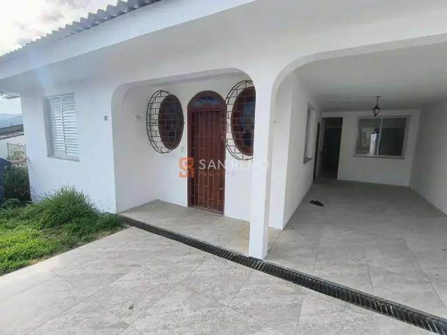 Casa / Sobrado para Locação em Florianópolis/SC Trindade 3 Quartos