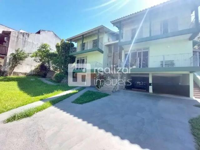 Casa / Sobrado para Locação em Florianópolis/SC Trindade 4 Quartos