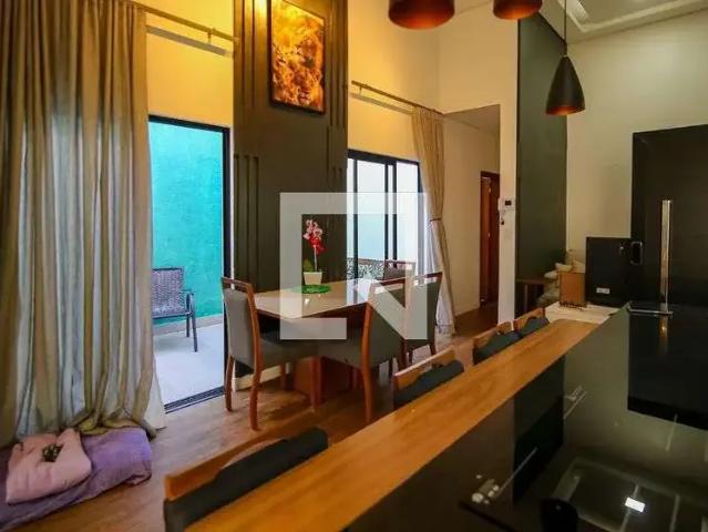 Casa / Sobrado para Locação em Indaiatuba/SP Jardim Portal do Sol 4 Quartos