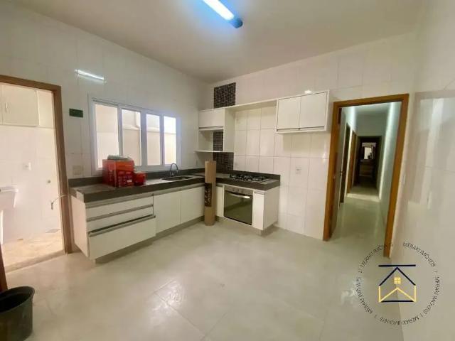 Casa / Sobrado para Locação em Indaiatuba/SP Jardim Regente 3 Quartos