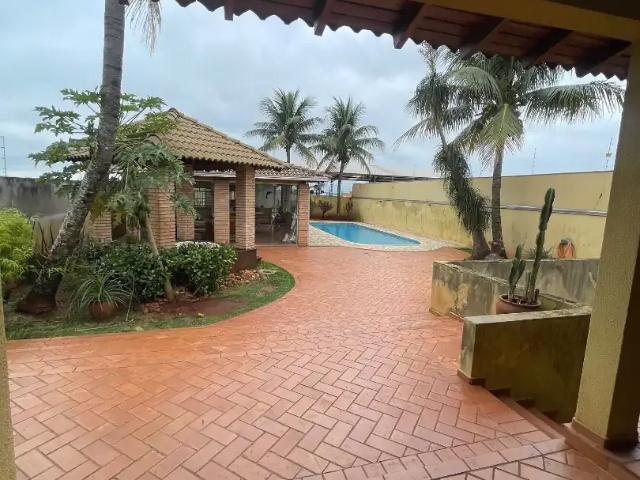 Casa / Sobrado para Locação em Ibiporã/PR Centro 5 Quartos